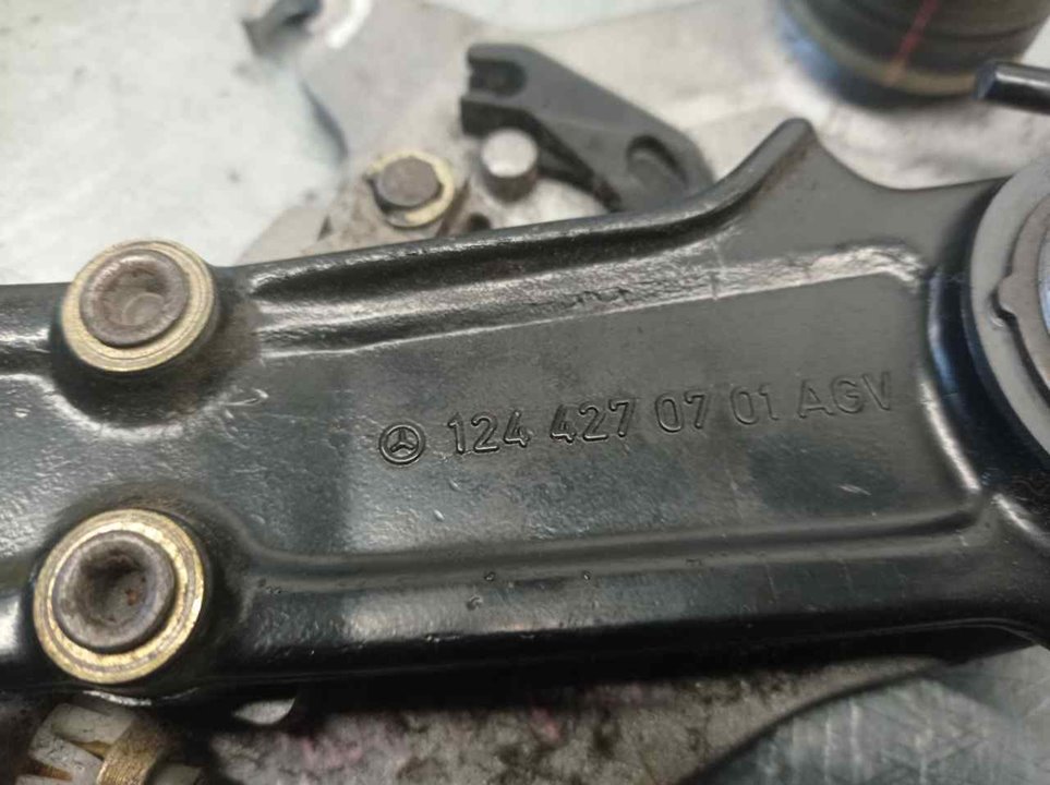 Hand brake MERCEDES-BENZ E-CLASS (W124) E 280 (124.029) 9275176 | B-Parts