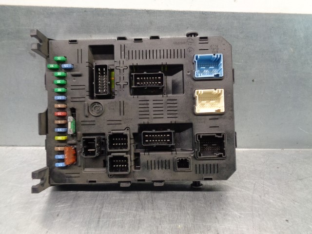 Fuse box CITROËN C5 II (RC_) 2.0 HDi (RCRHRH) 9400426 | B-Parts