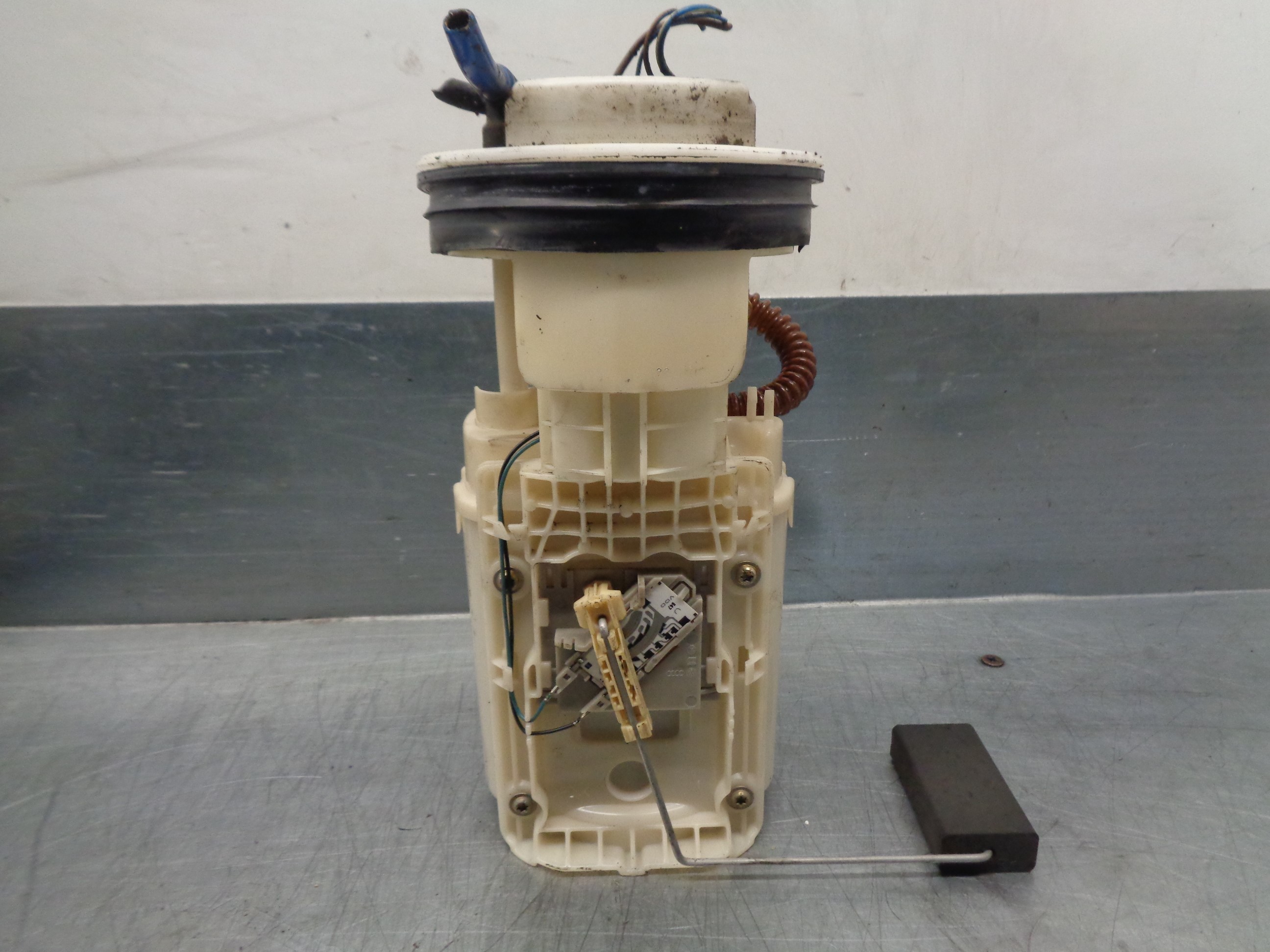 Fuel pump VW POLO (9N_, 9A_) 1.4 16V 11690336 | B-Parts