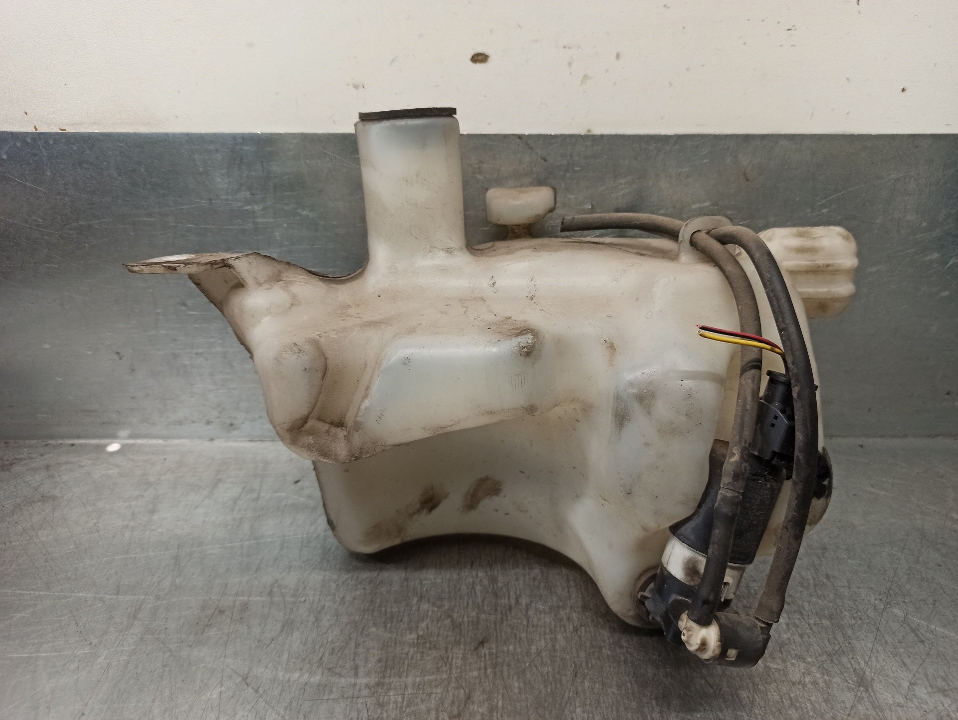 Windscreen washer tank CITROËN C4 Grand Picasso I (UA_) 1.6 HDi 110 ...