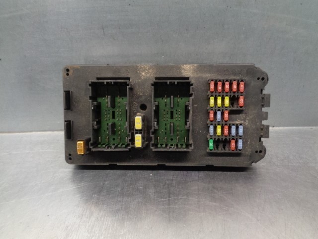Fuse box JEEP COMMANDER (XK, XH) 17586849 | B-Parts