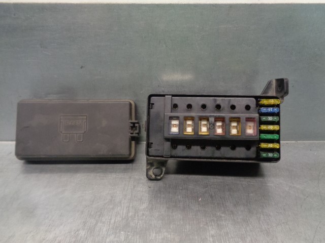 Fuse box LAND ROVER DEFENDER Pick Up (L316) 2.5 Td5 4x4 (L316) 10380673 ...