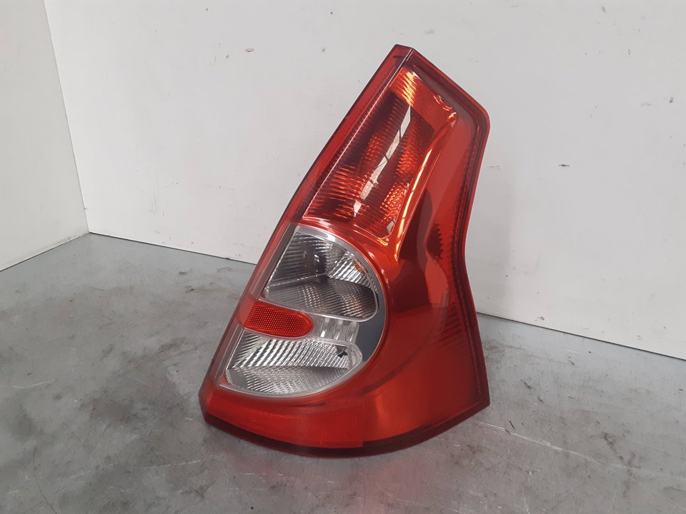 Piloto trasero derecho DACIA SANDERO 1.5 dCi 8200734824 | B-Parts
