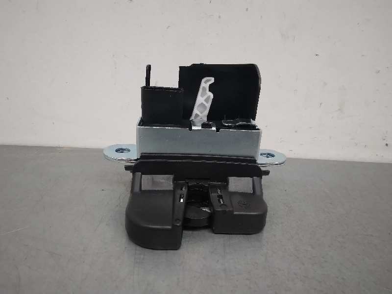 Tailgate lock VW GOLF V (1K1) 11942272 | B-Parts
