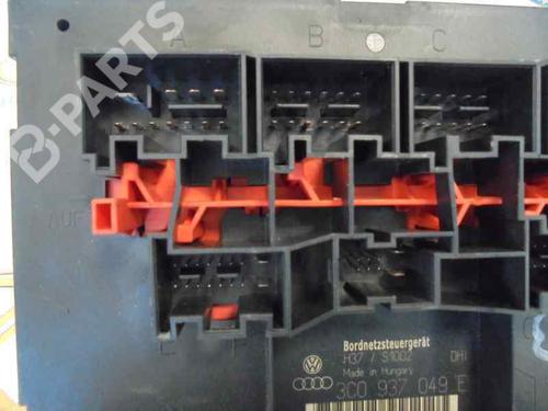 Boîte à Fusibles VW GOLF V (1K1) 1.9 TDI 3C0937049E | B-Parts