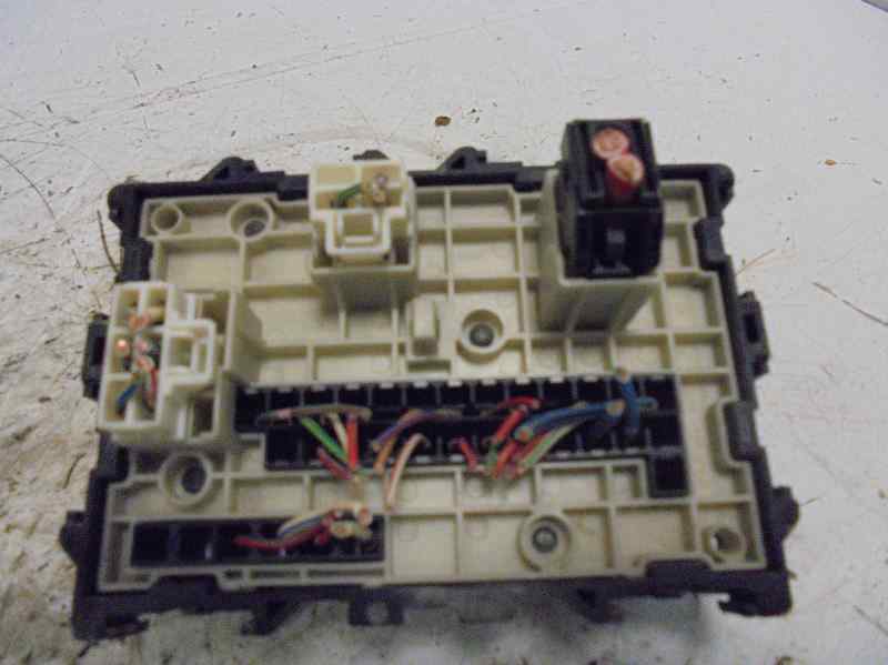 Fuse box NISSAN PICK UP (D22) 2.5 Di 72404200 | B-Parts