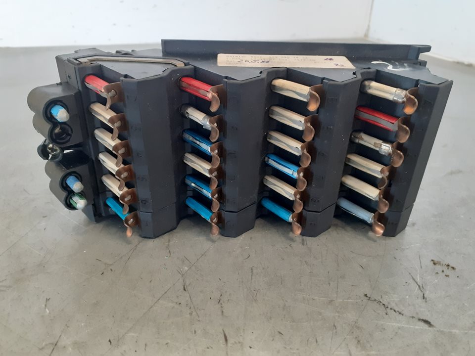 Fuse box MERCEDES-BENZ 124 Saloon (W124) 9364261 | B-Parts
