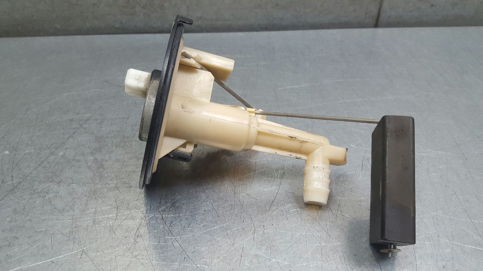 Fuel pump MERCEDES-BENZ CLK (C208) CLK 230 Kompressor (208.347 ...