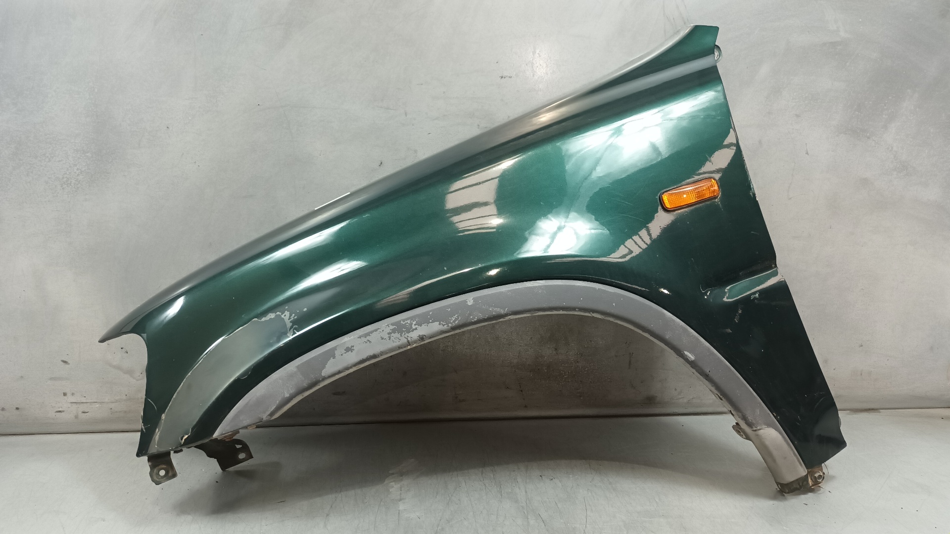 Aile avant gauche HONDA CR-V I (RD) 2.0 16V 4WD (RD1, RD3) 17333315 | B-Parts