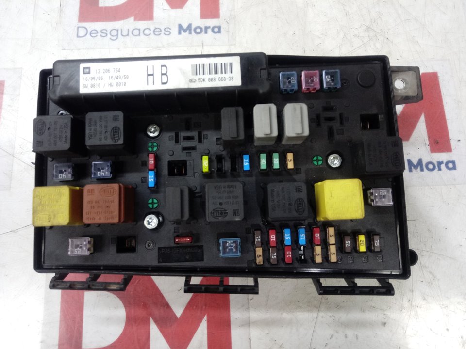 Fuse box OPEL ASTRA H (A04) 12671784 | B-Parts