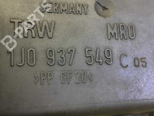 Fuse box VW GOLF IV (1J1) 1.4 16V 10033448 | B-Parts