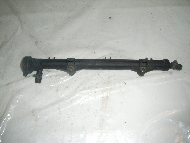 Injection rail VW GOLF III (1H1) 1.6 2775055 | B-Parts