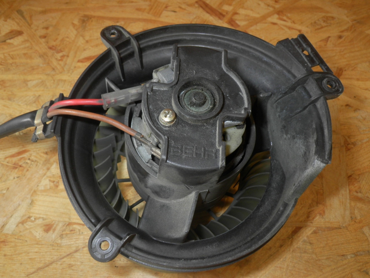 Heater blower motor MERCEDES-BENZ 124 Saloon (W124) 230 E Cat (124.023 ...
