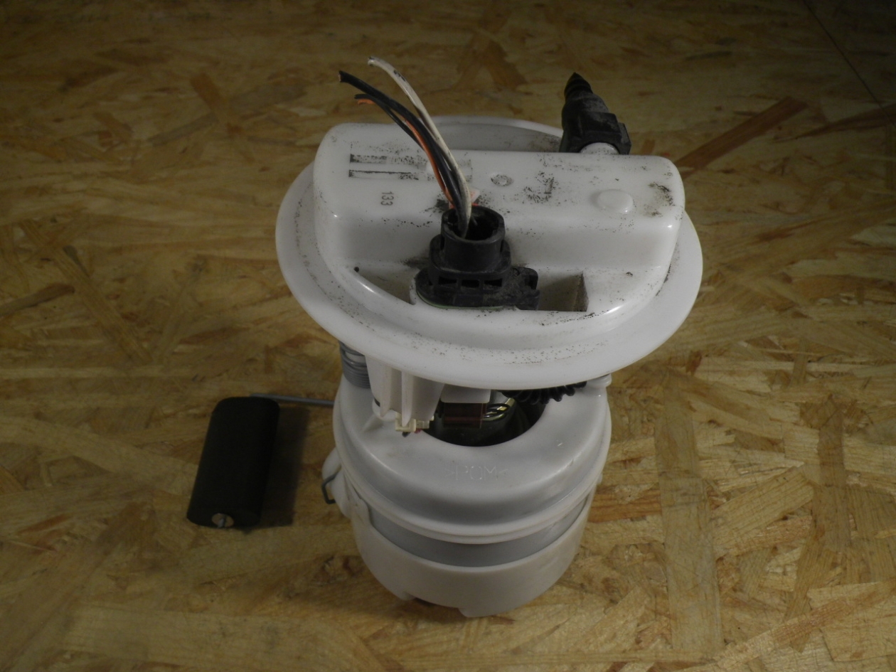 Pompe à carburant RENAULT TWINGO I (C06_) 1.2 (C066, C068) 2574731 | B ...