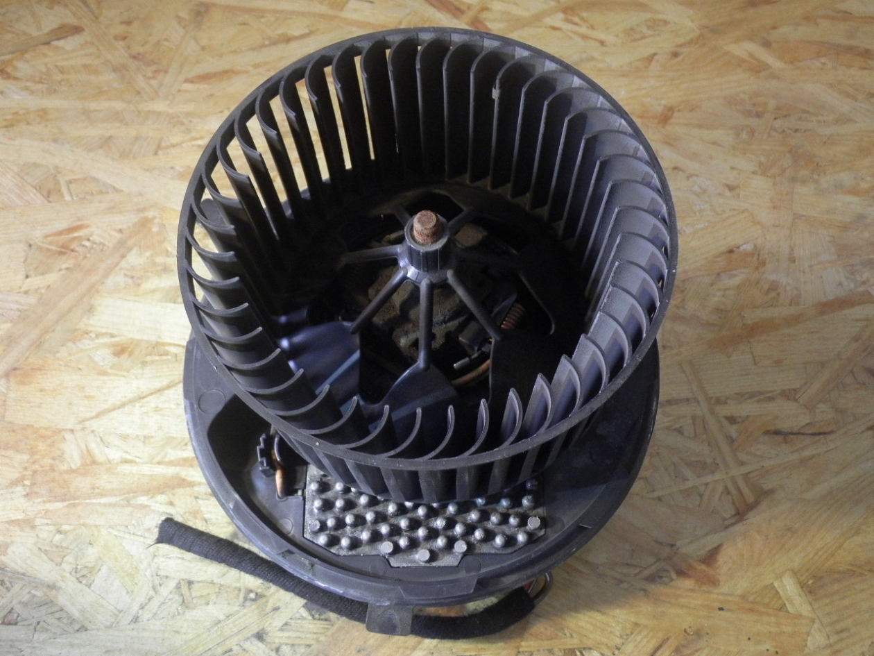 Heater blower motor VW PASSAT B6 Variant (3C5) 2.0 TDI 16V 2575072 | B ...