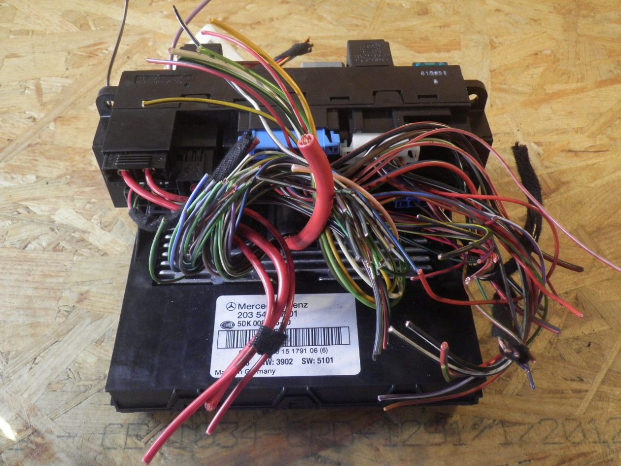 Control unit MERCEDES-BENZ C-CLASS (W203) C 200 CDI (203.004) 2575448 ...
