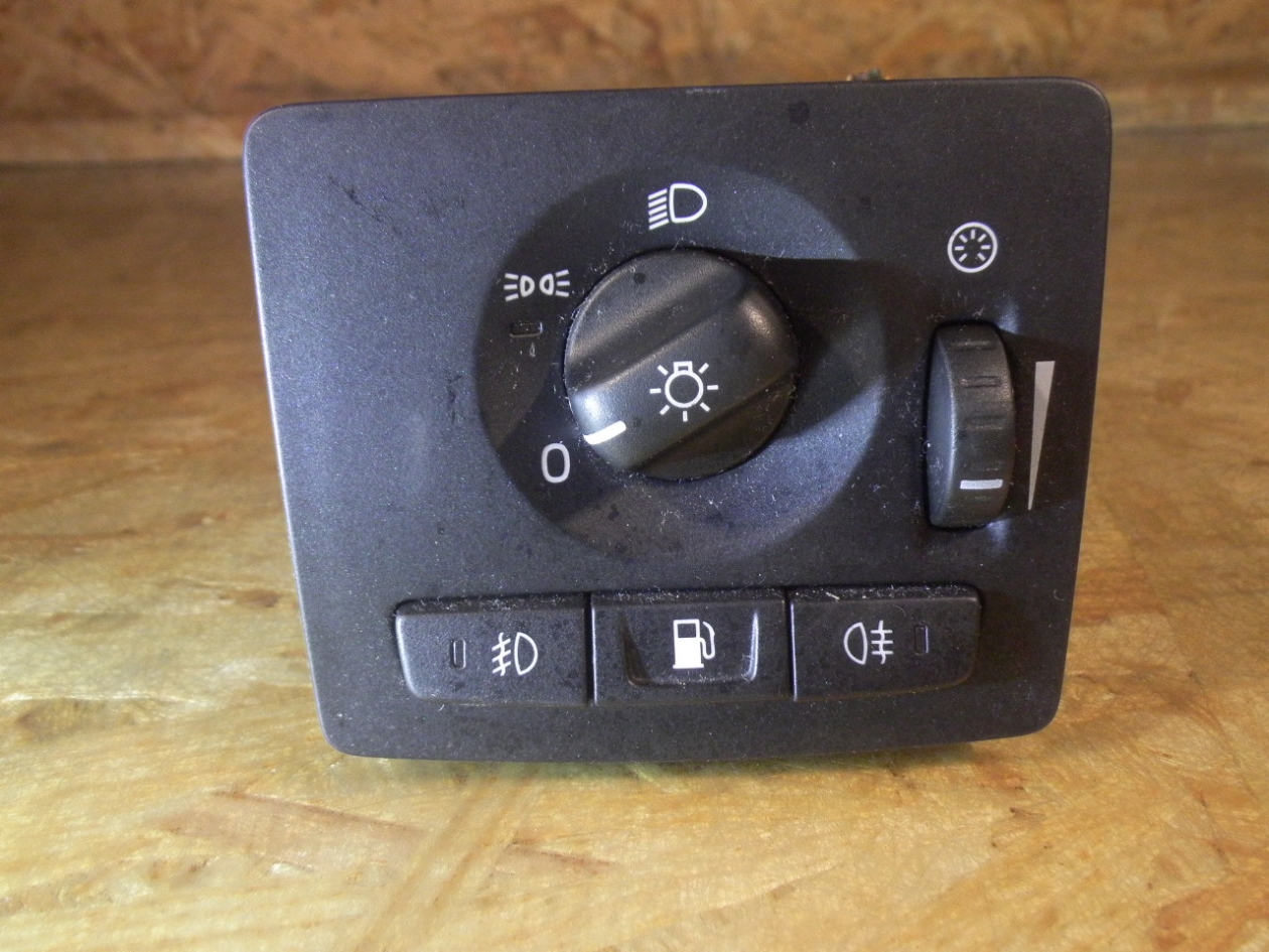 Headlight switch VOLVO V50 (545) 2.0 D 2579465 | B-Parts