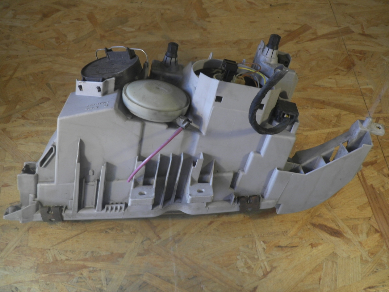 Right headlight MERCEDES-BENZ C-CLASS (W202) C 180 (202.018) MERCEDES ...