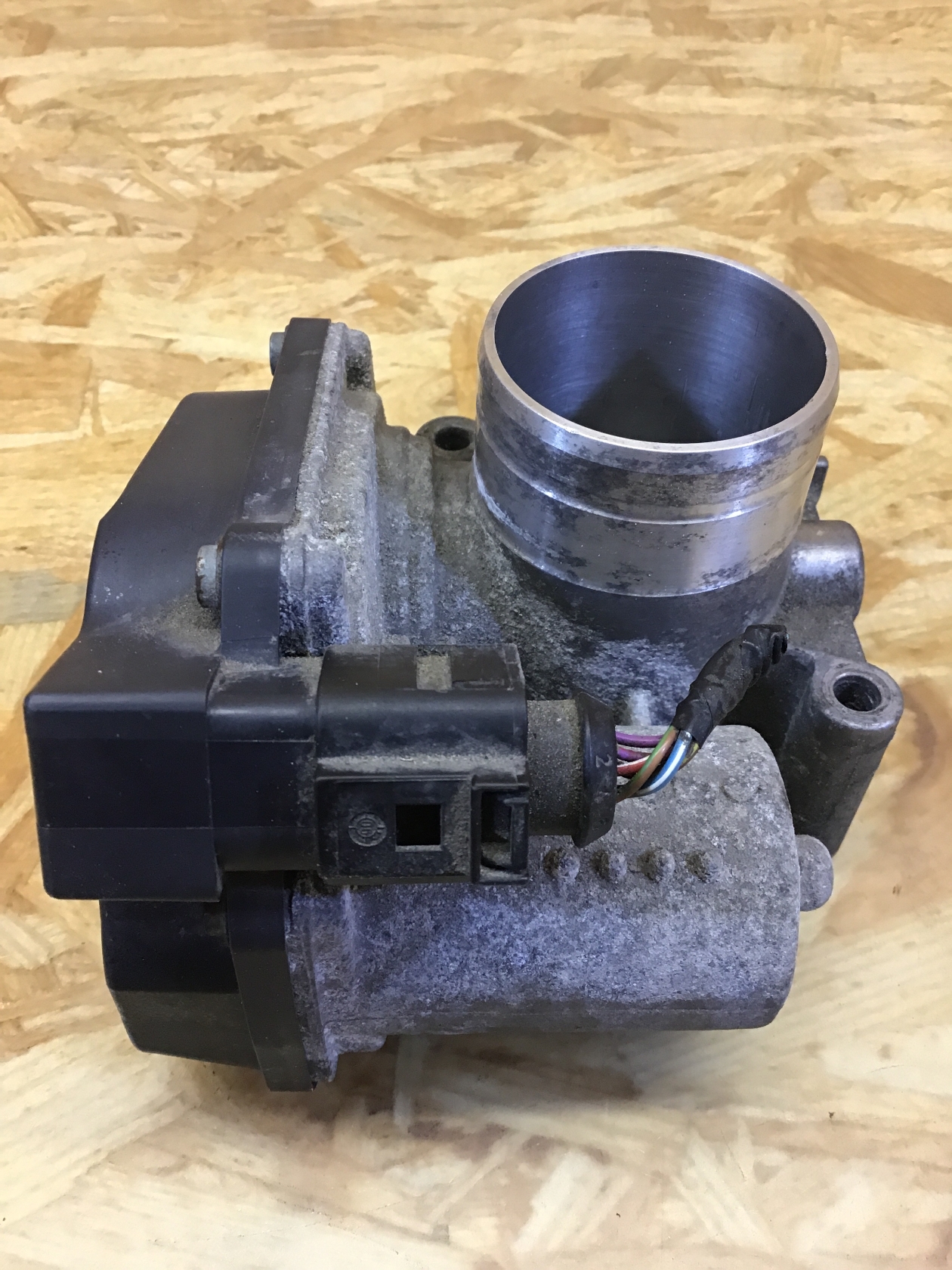 Boîtier papillon VW FOX Hatchback (5Z1, 5Z3, 5Z4) 1.2 11202407 | B-Parts