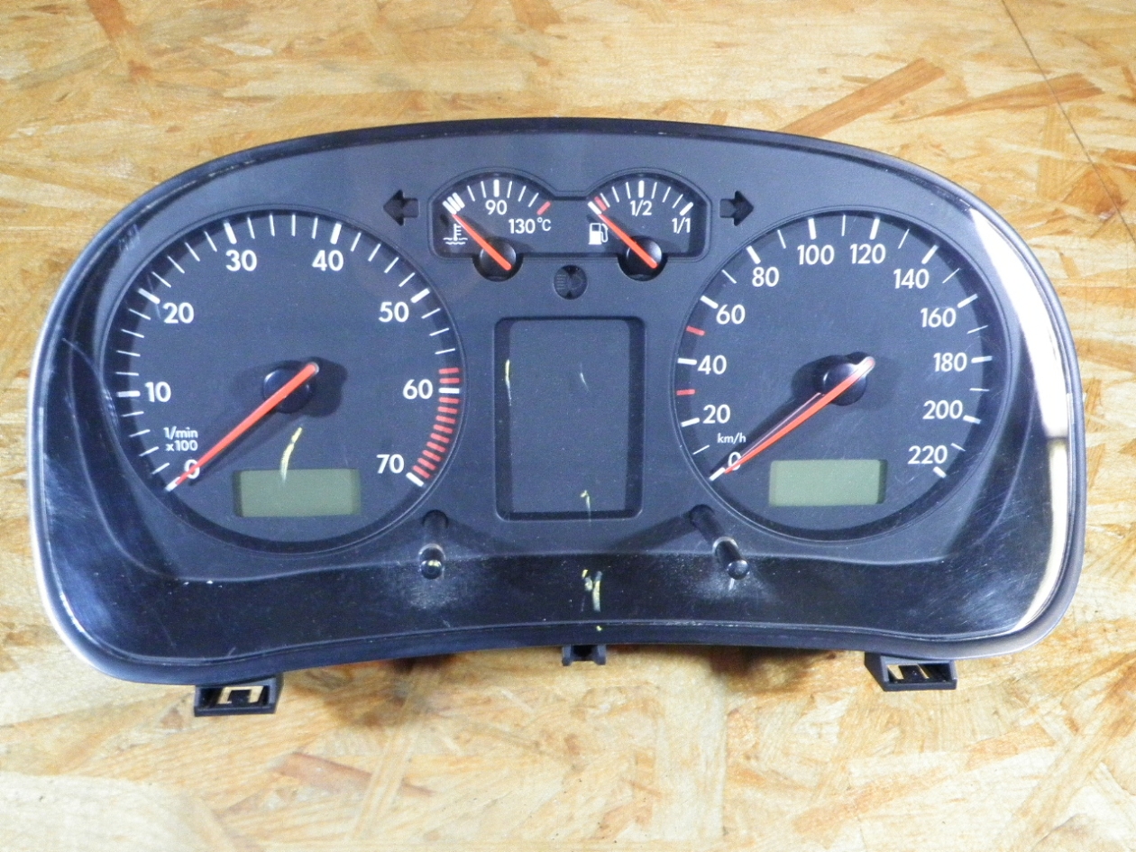 Instrument cluster VW GOLF IV (1J1) 1.4 16V 4499633 | B-Parts