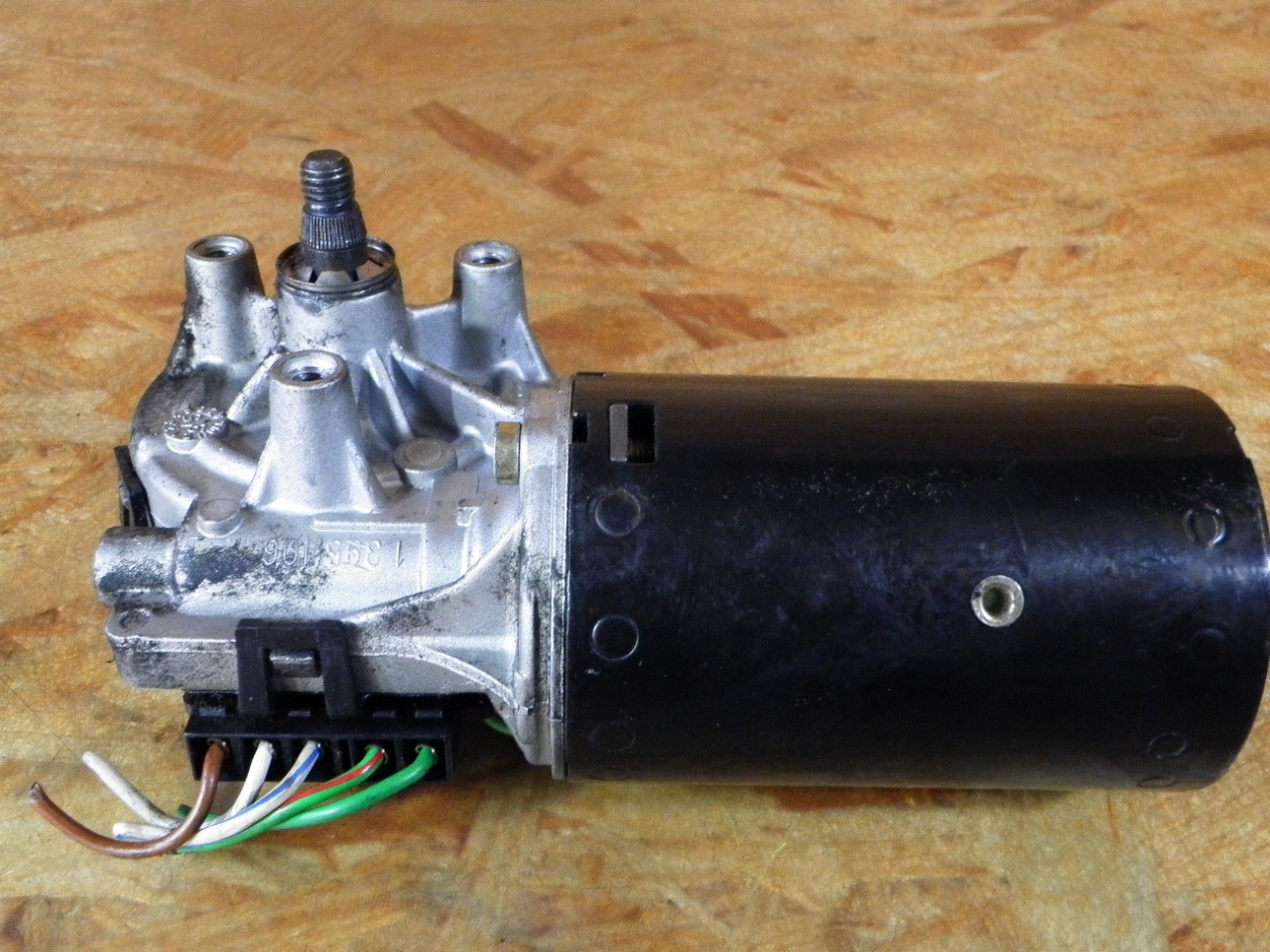 Front wiper motor VOLVO 460 (464) 2.0 4626292 | B-Parts