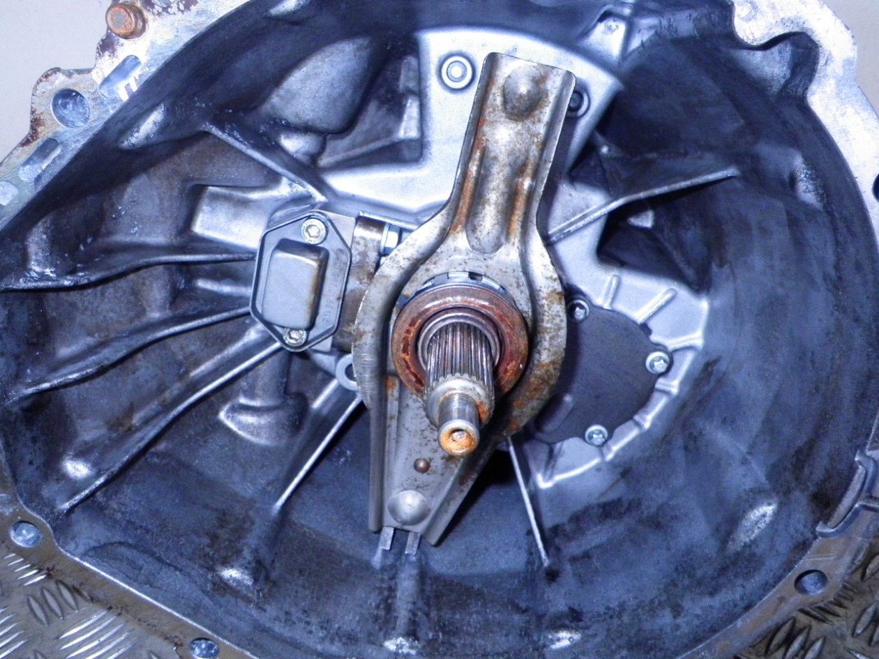 Manual gearbox MERCEDES-BENZ SPRINTER 2-t Van (B901, B902) 210 D ...