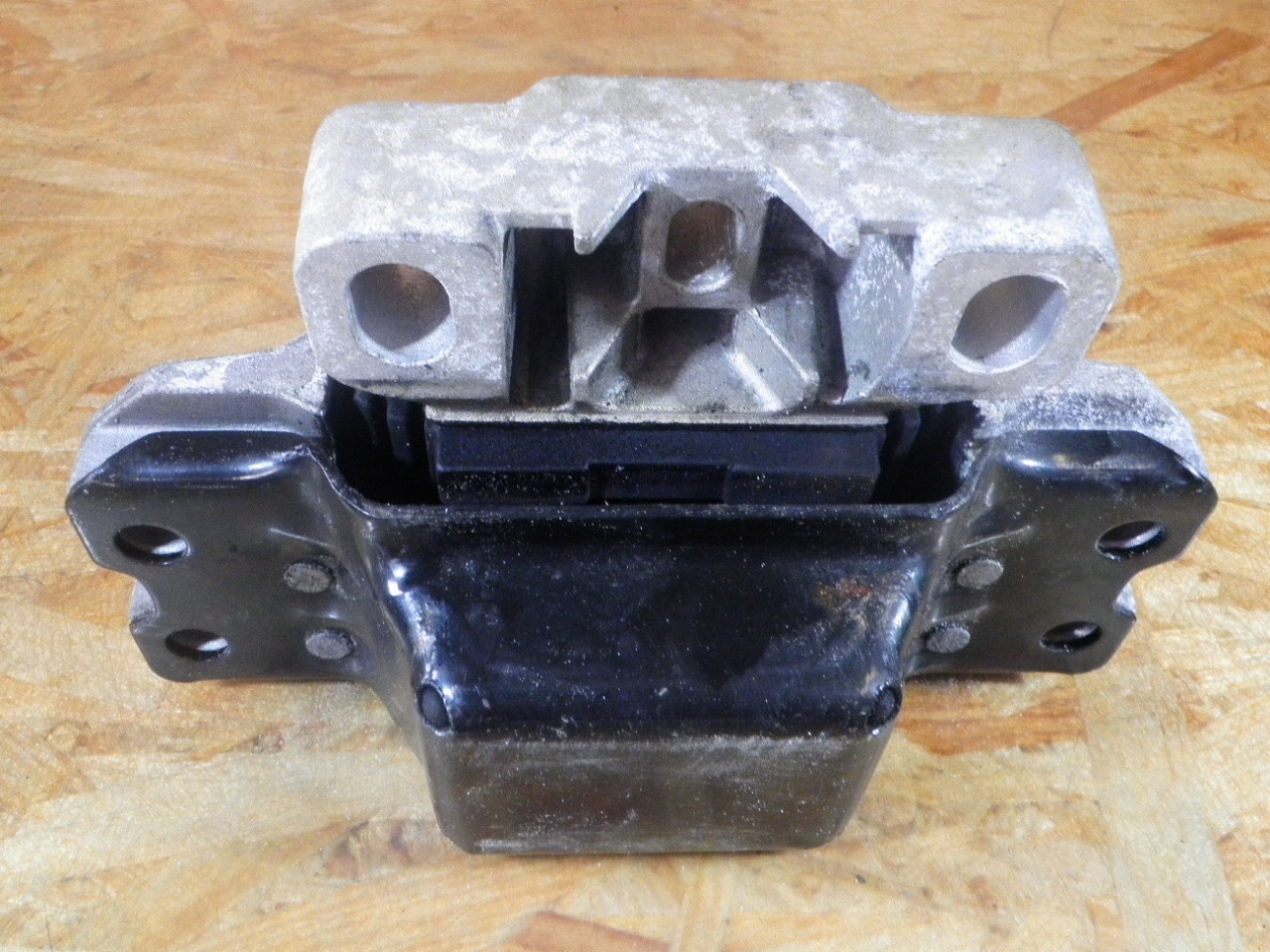 Engine mount SKODA OCTAVIA II Combi (1Z5) 1.9 TDI 4788833 | B-Parts