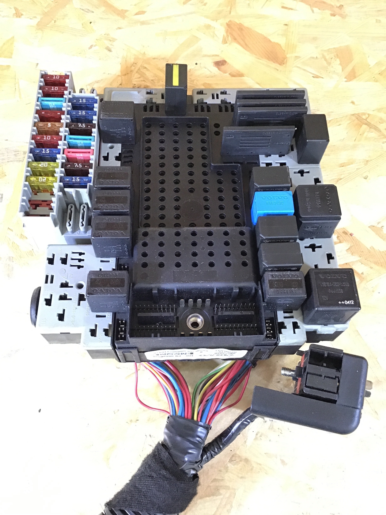 Fuse box VOLVO V70 II (285) D5 7849589 | B-Parts