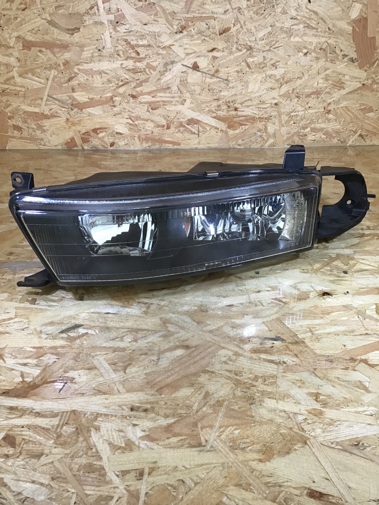 Left headlight MITSUBISHI GALANT VIII (EA_) 2.5 V6 24V (EA5A) 8189723 ...
