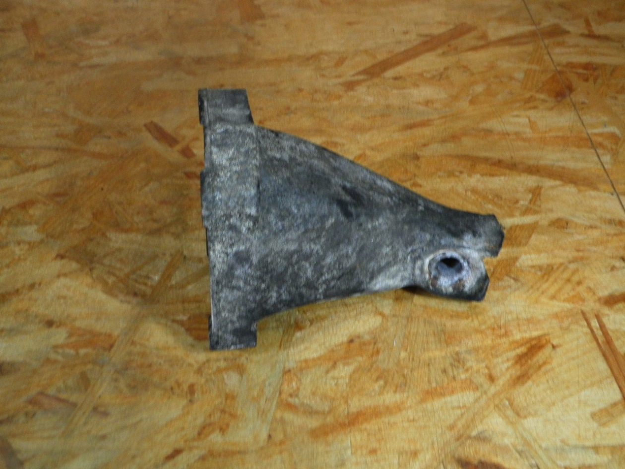 Engine mount MERCEDES-BENZ SPRINTER 2-t Van (B901, B902) 213 CDI ...