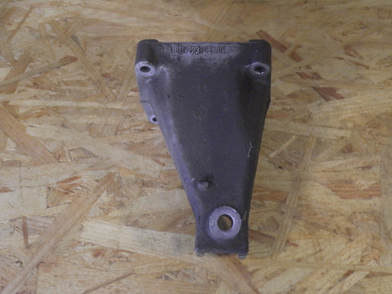 Engine mount MERCEDES-BENZ SPRINTER 2-t Van (B901, B902) 211 CDI ...