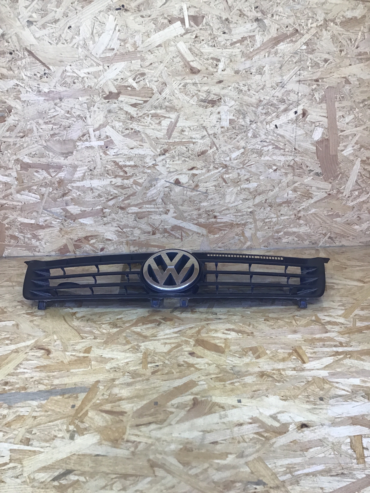 Front grille VW POLO (9N_, 9A_) 1.2 12V 10033423 | B-Parts