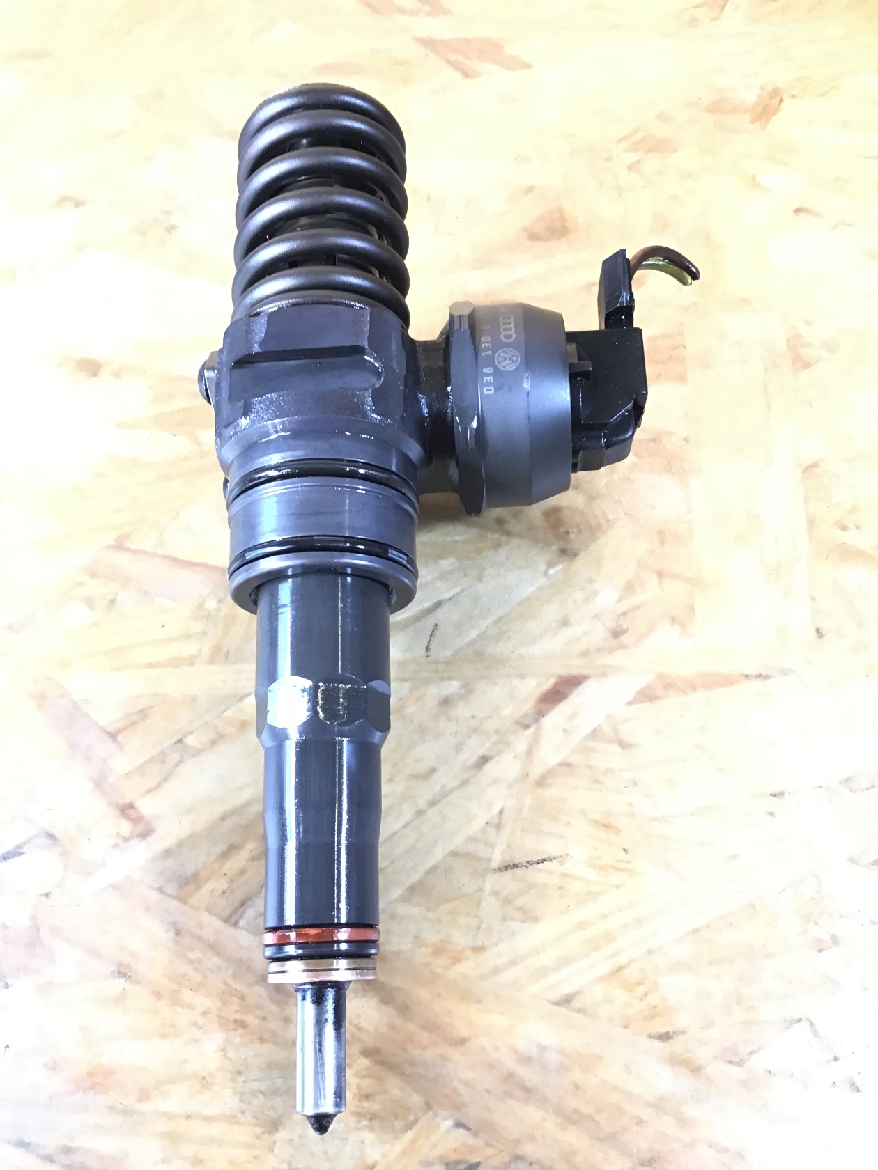 Injection rail VW TOURAN (1T1, 1T2) 1.9 TDI 4898133 | B-Parts