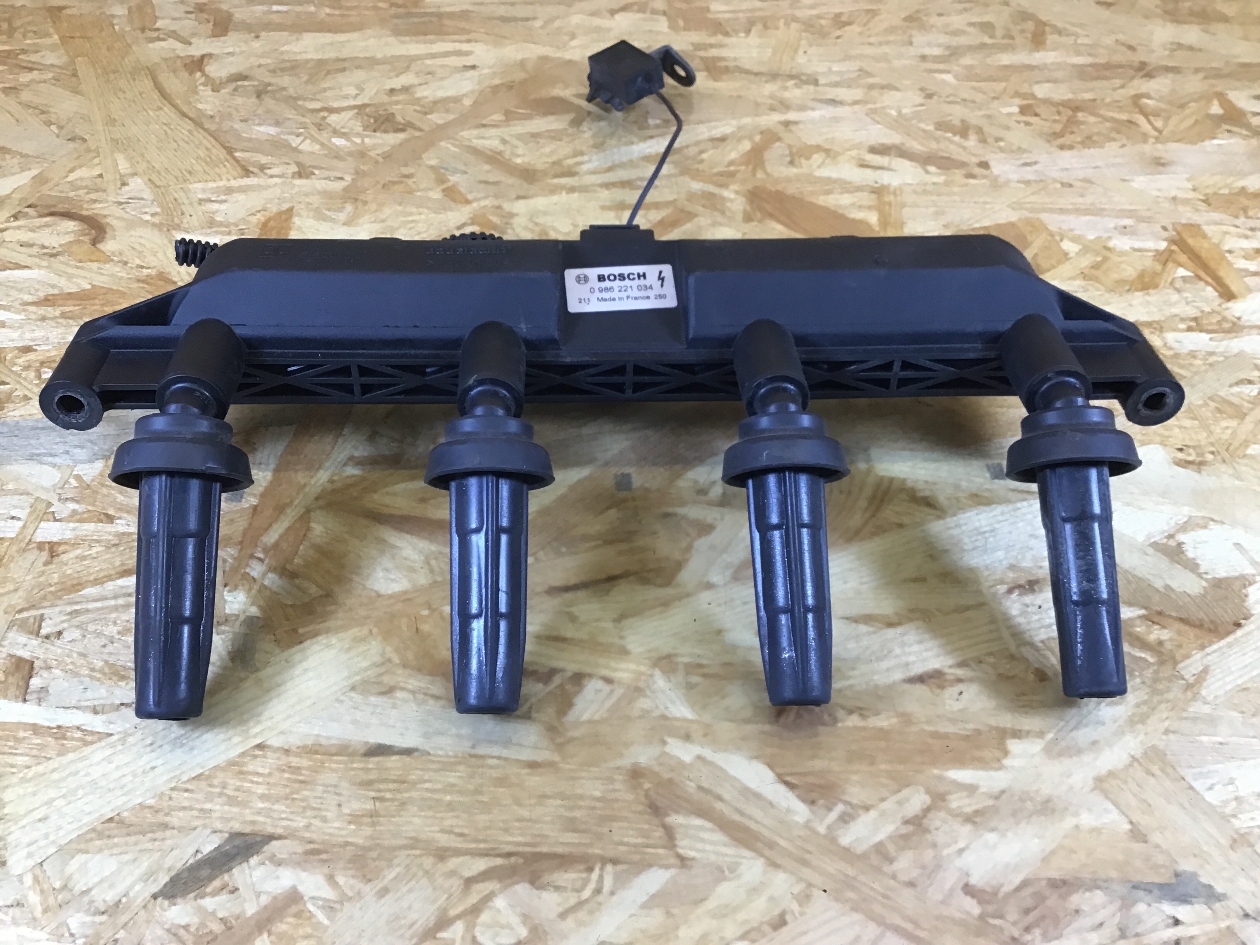 Ignition coil PEUGEOT 206 Hatchback (2A/C) 1.4 i 12679316 | B-Parts