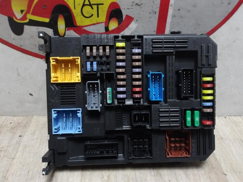 Fuse box PEUGEOT 308 II (LB_, LP_, LW_, LH_, L3_) 1.5 BlueHDi 130 ...