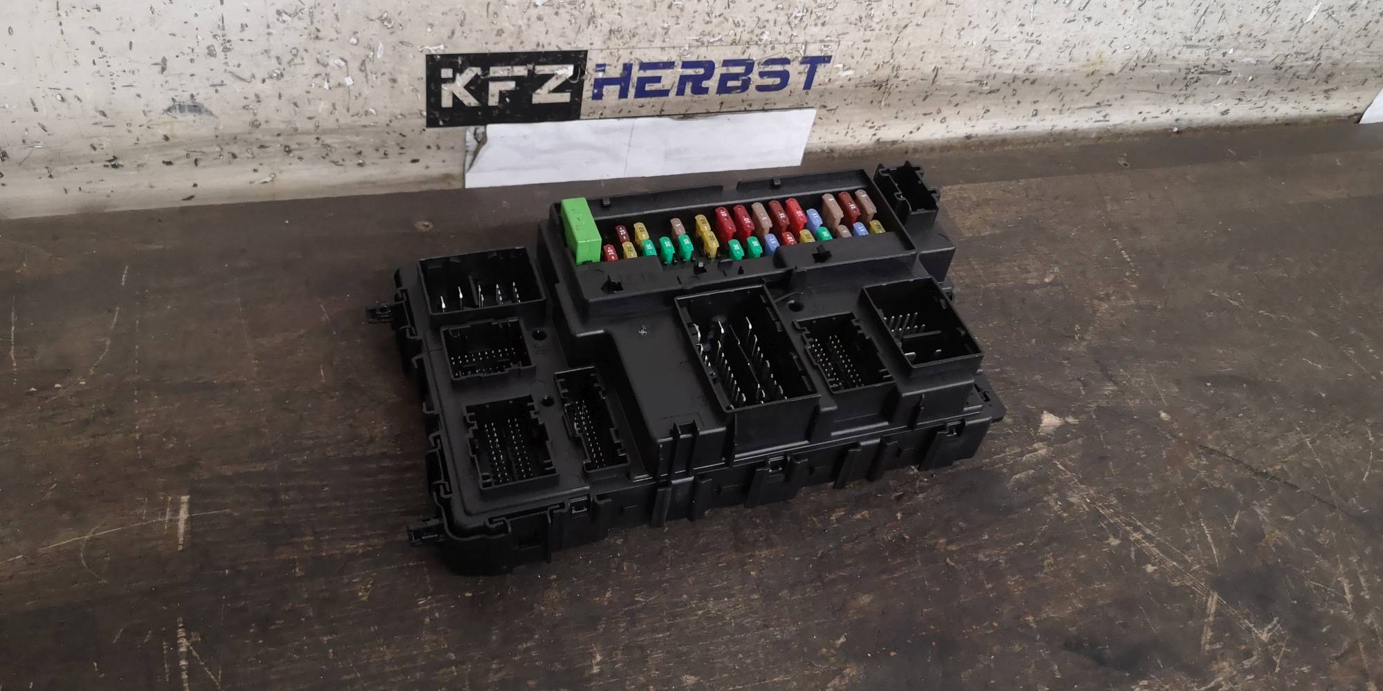 Fuse box FORD RANGER (TKE) 2.0 EcoBlue 4x4 12893488 | B-Parts
