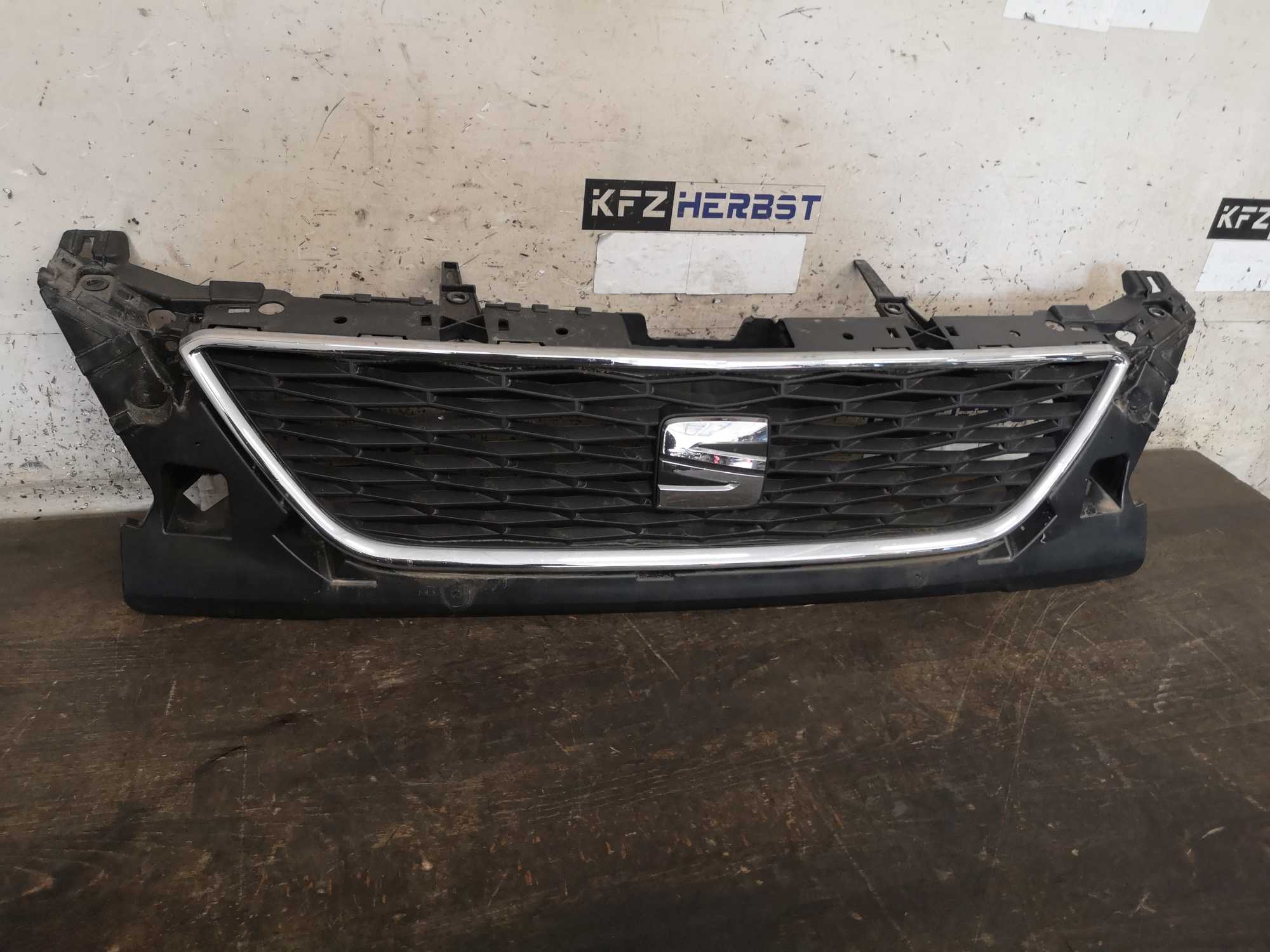 Grilles de calandre SEAT LEON (5F1) 1.6 TDI 13444241 | B-Parts