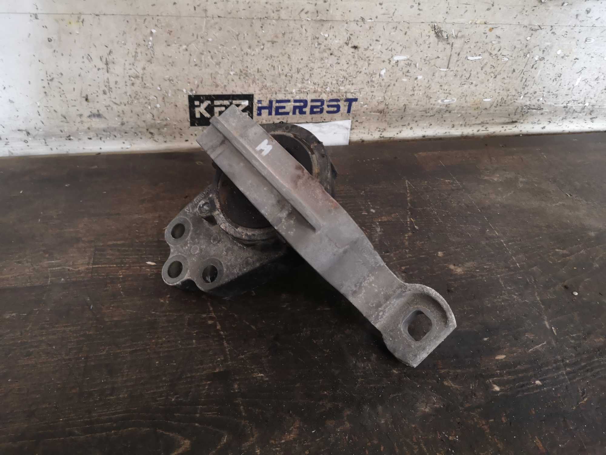 Engine mount FORD FOCUS III 1.0 EcoBoost 20154137 | B-Parts