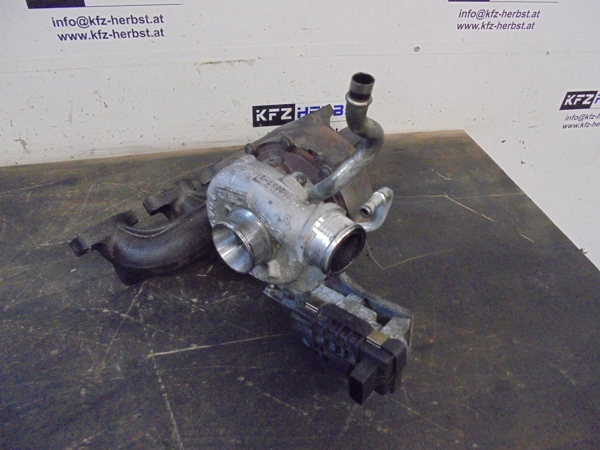 Turbo VOLVO XC60 I SUV (156) 2.4 D / D3 / D4 AWD 13440732 | B-Parts