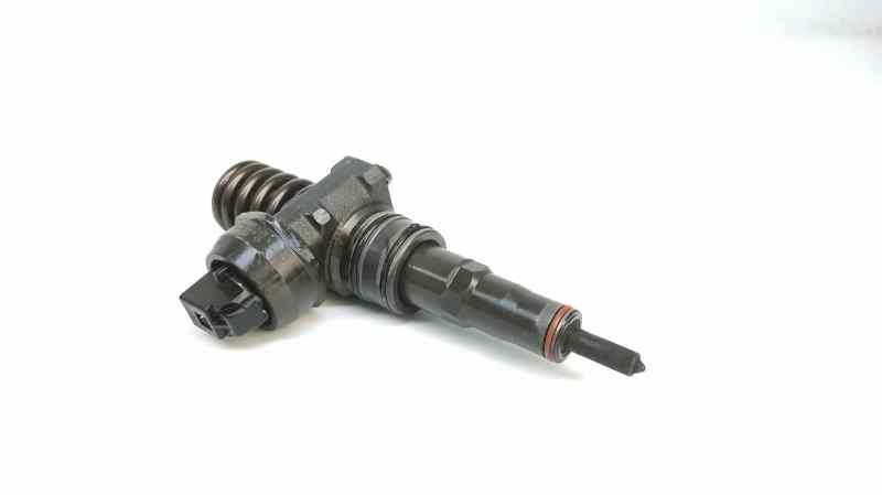Injector VW CADDY III Box Body/MPV (2KA, 2KH, 2CA, 2CH) 1.9 TDI 8192250 ...