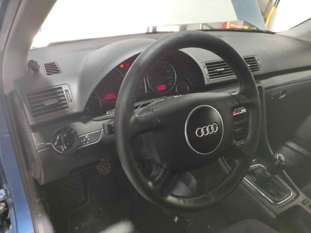 Dashboard AUDI A4 B6 (8E2) 2.0 7795101 | B-Parts