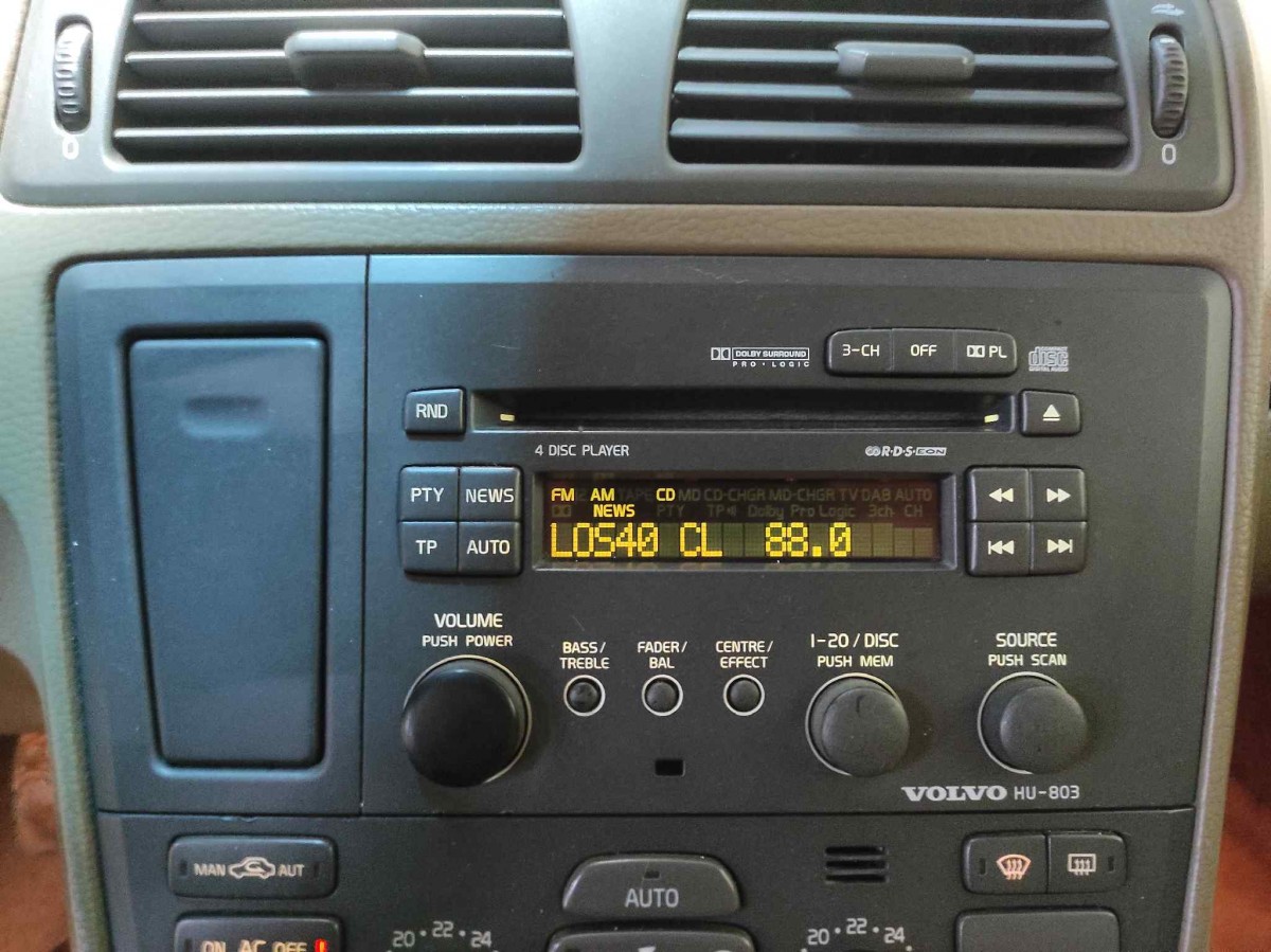 Auto-radio VOLVO S60 I (384) 2.4 D 8919831 | B-Parts