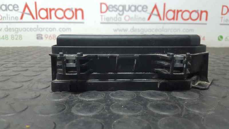 Fuse box RENAULT MEGANE IV Hatchback (B9A/M/N_) 1.2 TCe 130 (B9MR ...