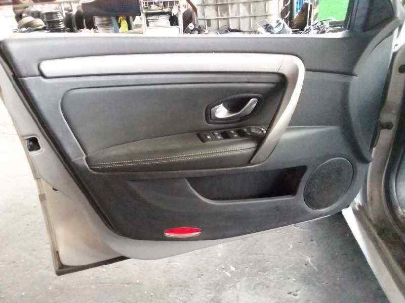 Panneau de porte avant gauche RENAULT LAGUNA III (BT0/1) 1.5 dCi (BT00, BT0A, BT0T, BT1J ...