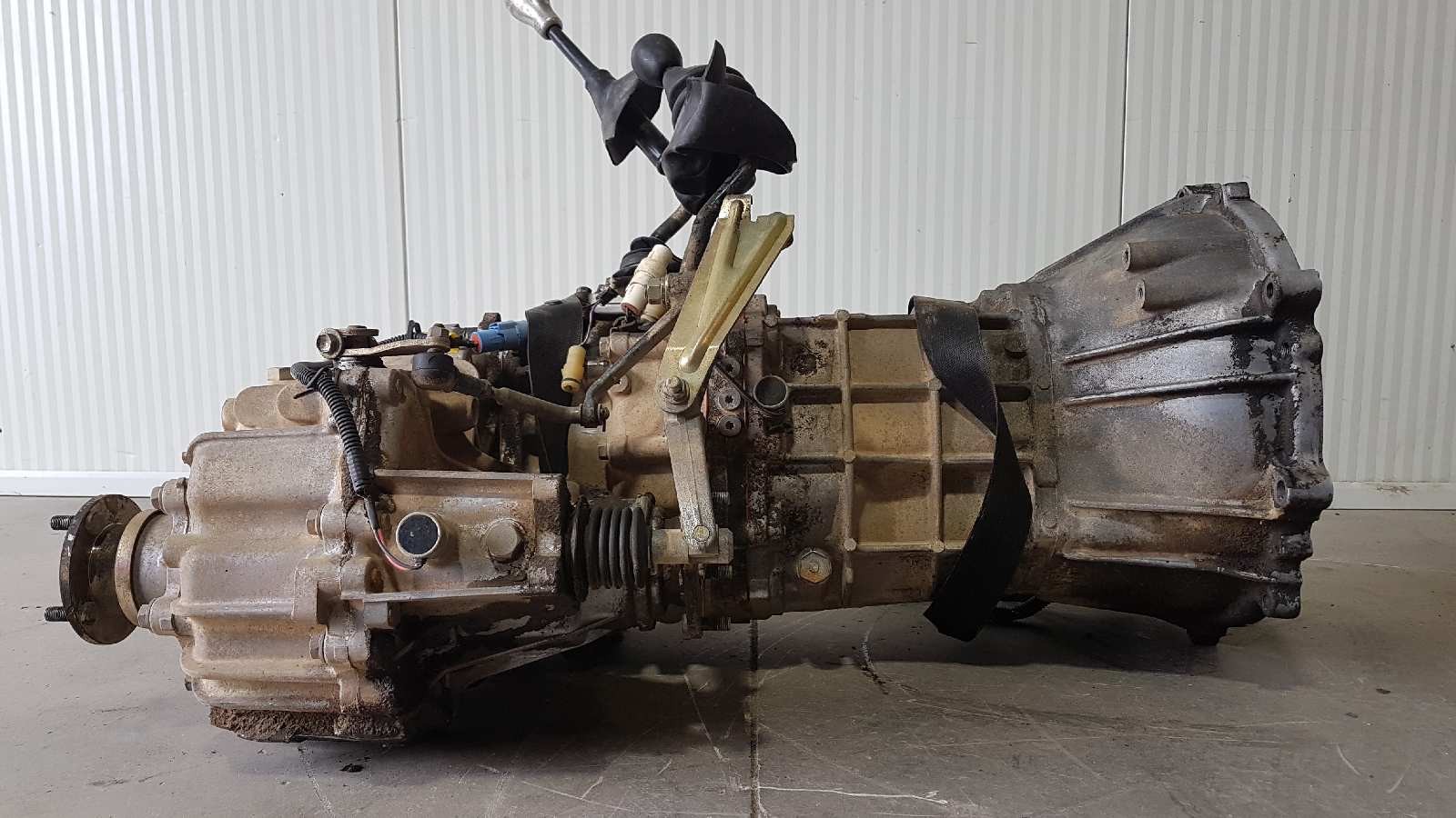 Manual gearbox TOYOTA LAND CRUISER (_J7_) 11527948 | B-Parts