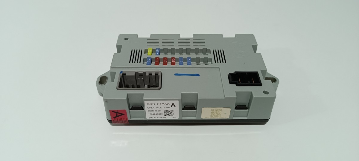 Fuse box LAND ROVER RANGE ROVER VELAR (L560) 3.0 D300 SDV6 4x4 12992948 ...