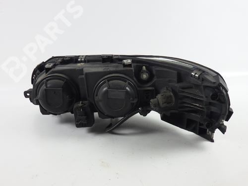 Right headlight VOLVO V70 II (285) 2.4 D5 2720433 | B-Parts