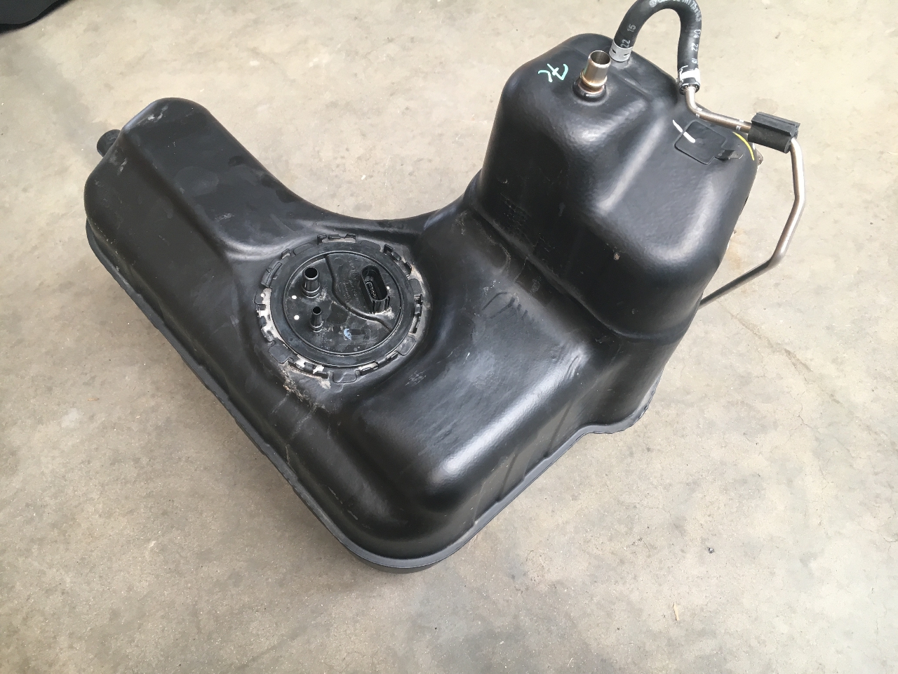 Fuel tank AUDI R8 (4S3, 4SP) 5.2 FSI quattro AUDI: 4S0201021E | B-Parts