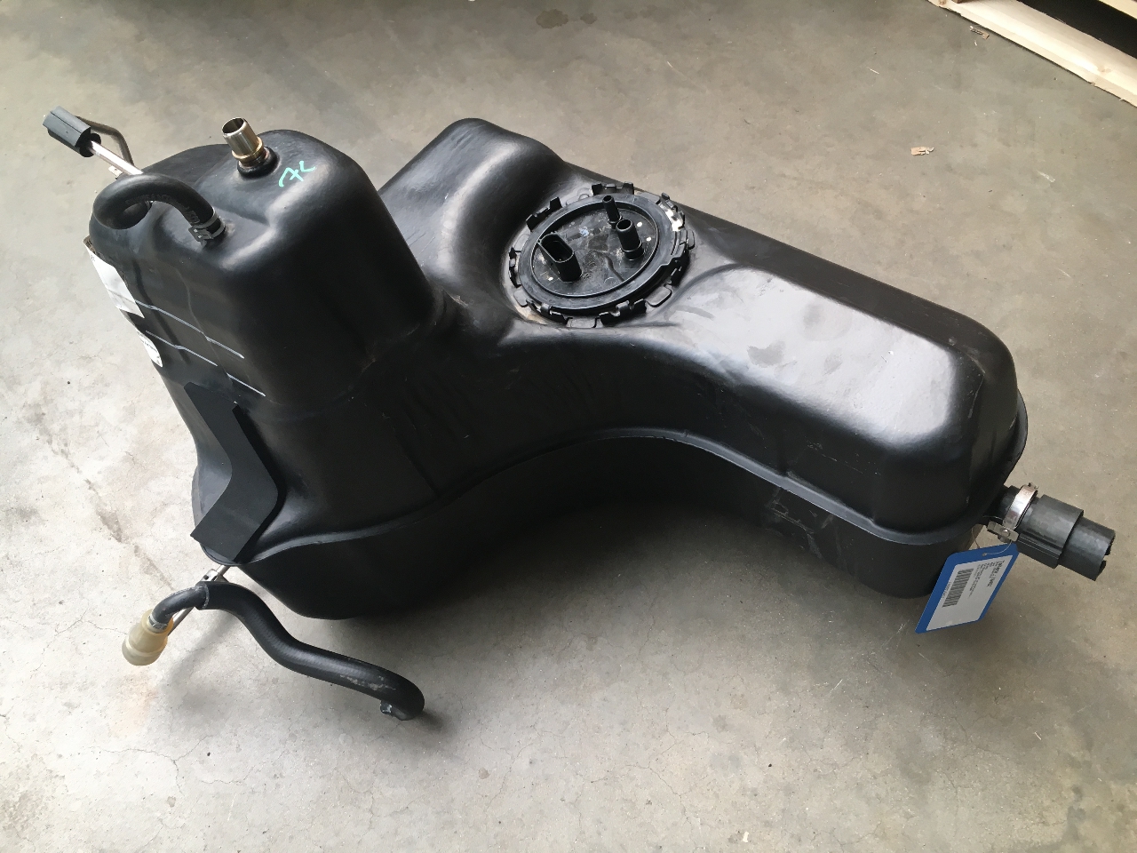 Fuel tank AUDI R8 (4S3, 4SP) 5.2 FSI quattro AUDI: 4S0201021E | B-Parts