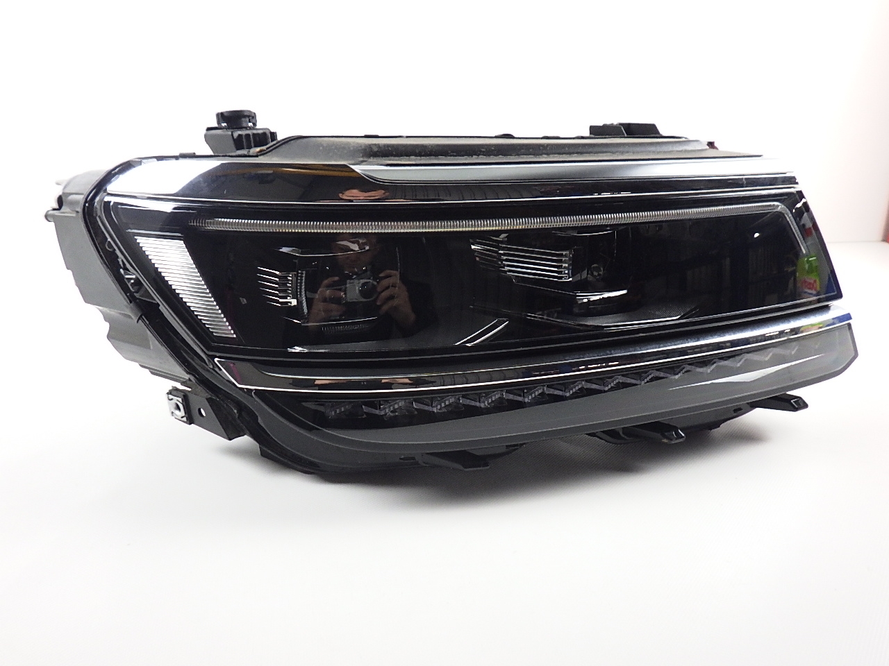 Right headlight VW TIGUAN (AD1, AX1) 2.0 TDI 3195179 | B-Parts